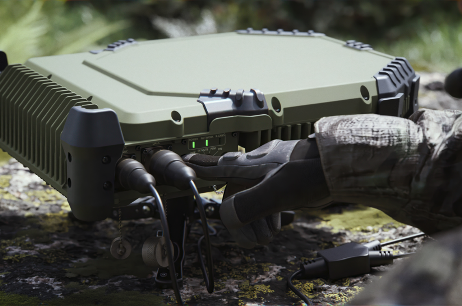 High‑fidelity 3D animation showcasing Intellian’s Manpack